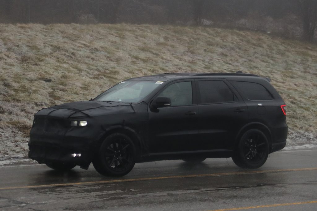 Dodge Durango SRT surprins în teste AUTOpro